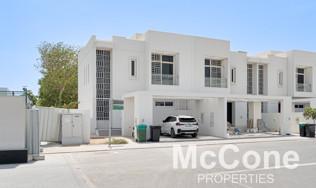 Corner Unit | Open Kitchen | Large Plot In Dubai, Dubai, United Arab ...