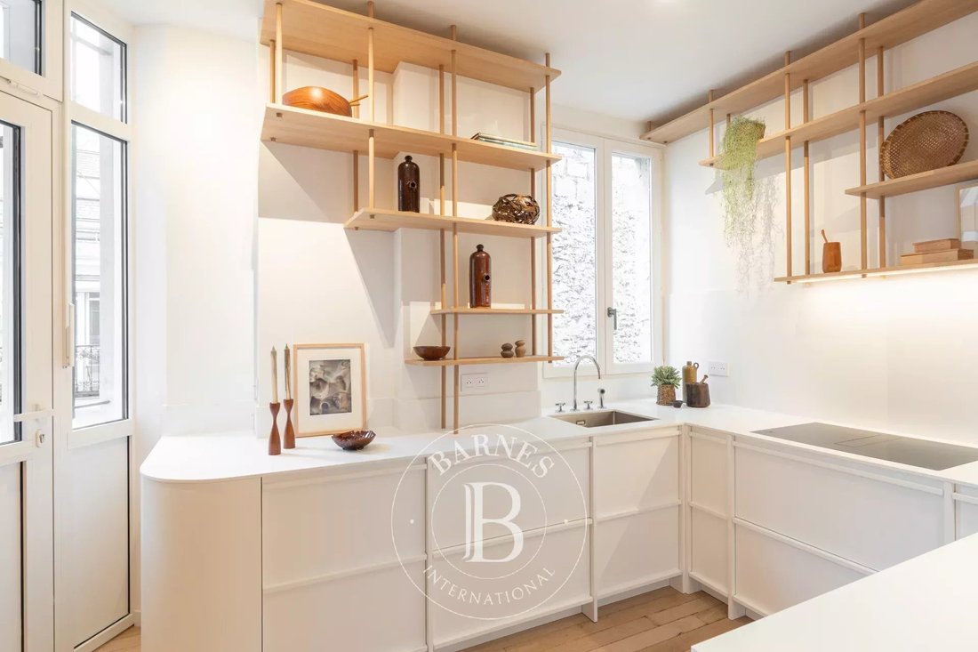 Paris 8 Golden Triangle Renovated And In Paris, île De France, France ...