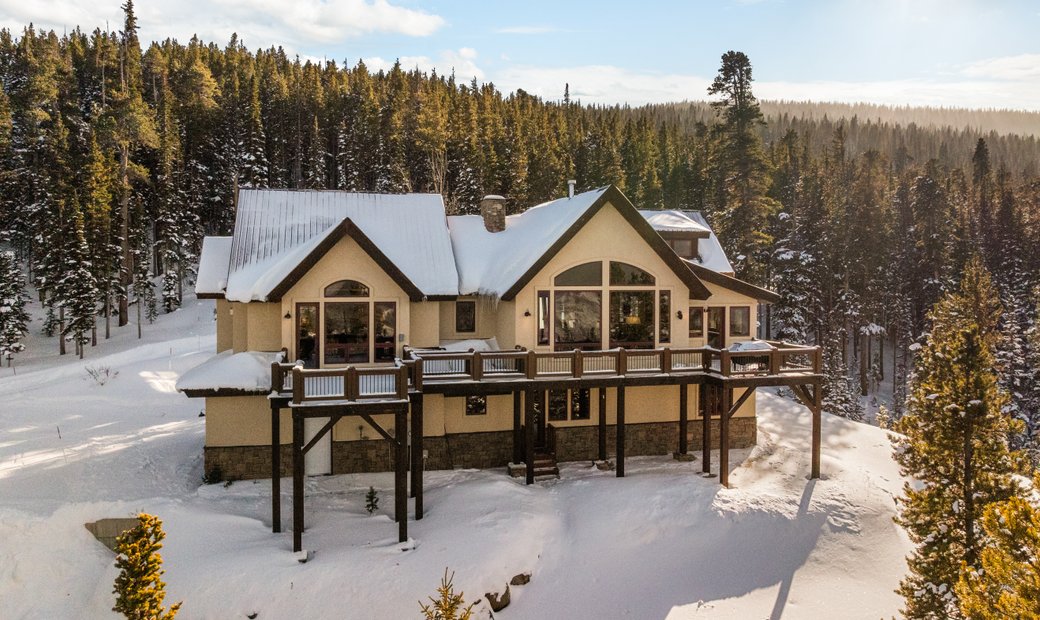 What An Incredible Perch At Trappers En Crested Butte, Colorado ...