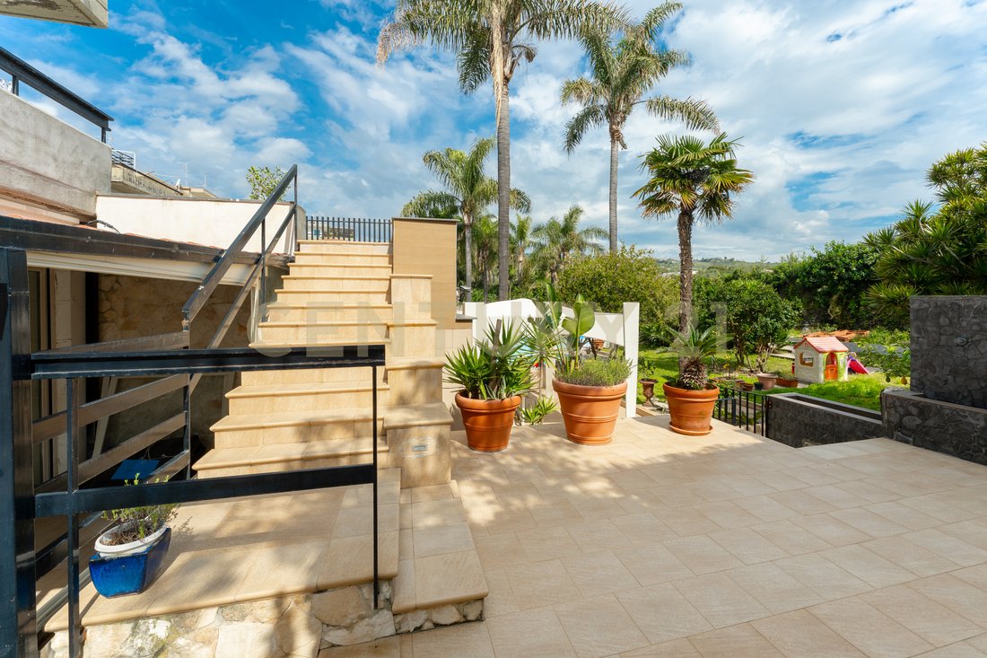 Villa Individuelle à Vendre Aci Castello Dans Aci Castello, Sicile ...