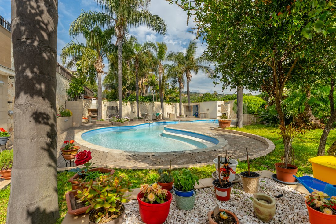 Villa Individuelle à Vendre Aci Castello Dans Aci Castello, Sicile ...