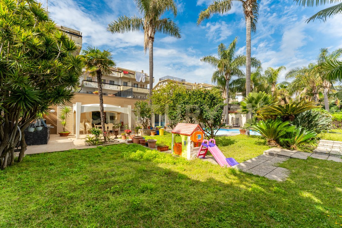 Villa Individuelle à Vendre Aci Castello Dans Aci Castello, Sicile ...