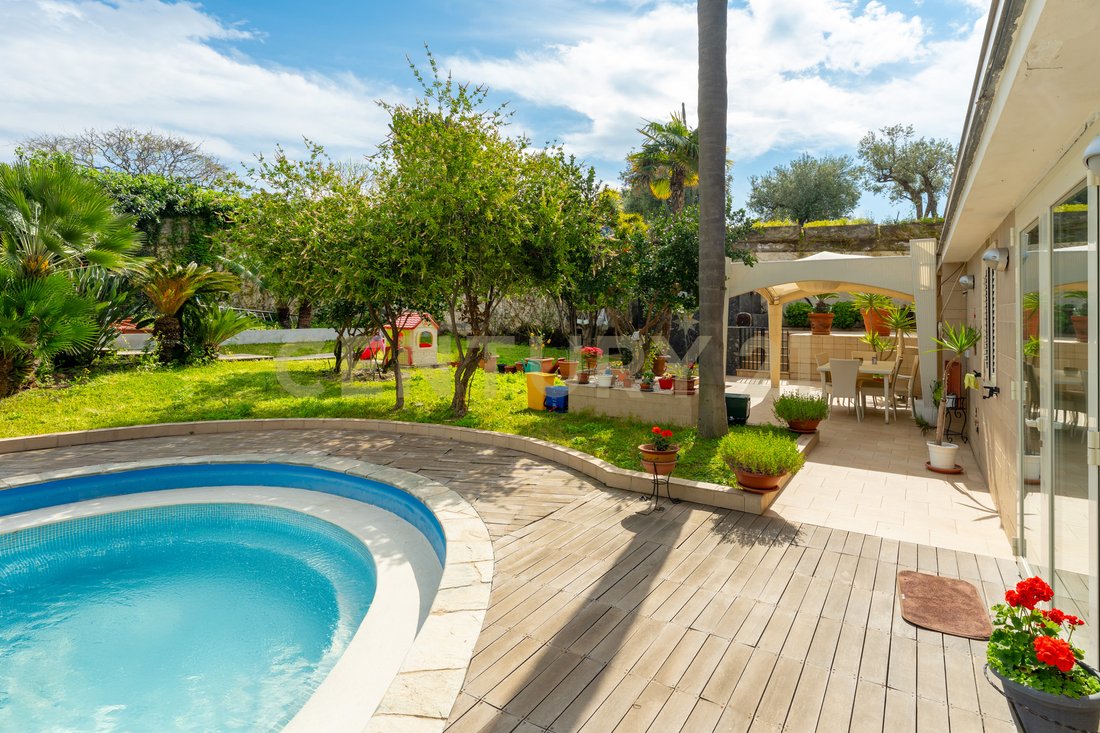 Villa Individuelle à Vendre Aci Castello Dans Aci Castello, Sicile ...