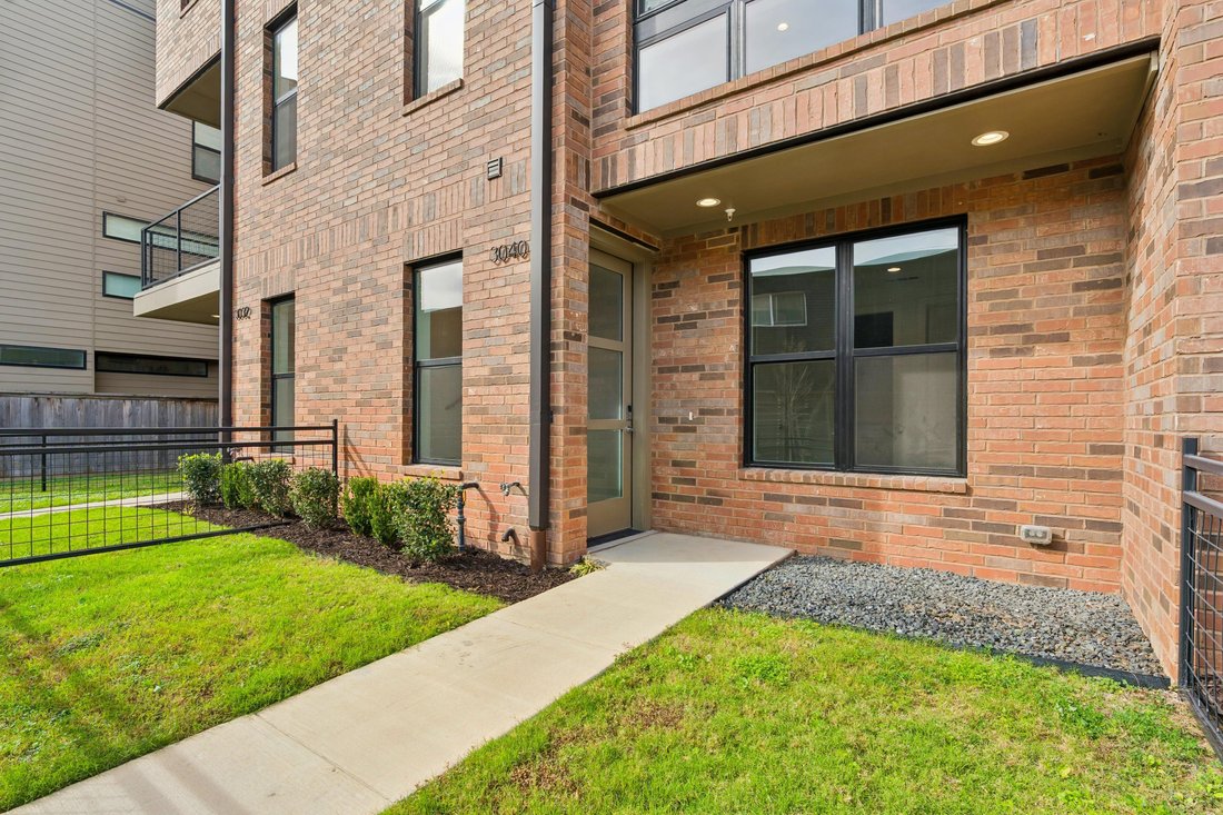 Modernes Neubau Reihenhaus Mit In Dallas, Texas, Vereinigte Staaten Zu ...