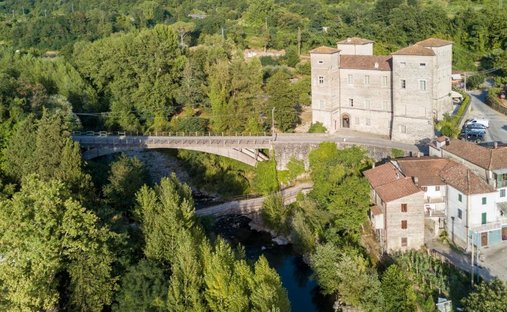 Luxury castles with library for sale in Licciana Nardi, Tuscany, Italy ...