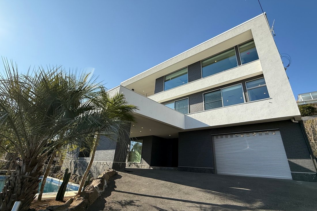 Atami Momoyama House En Atami, Prefectura De Shizuoka, Japón En Venta ...