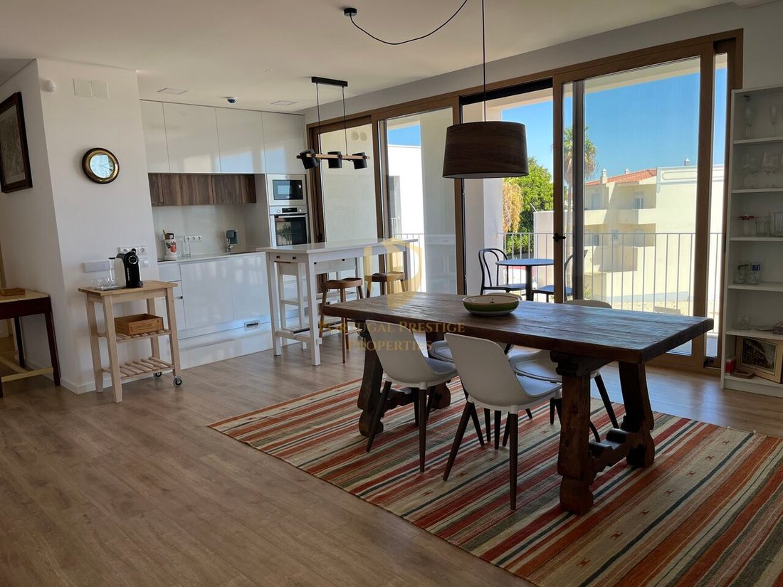 Penthouse T3 Com 3 Wc, Duas Varandas, Sala E In Moncarapacho, Algarve ...
