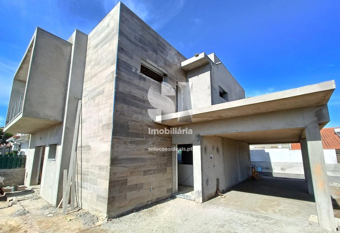 Set?Bal Moradias In Azeitao (Sao Lourenco E Sao Simao), Setubal ...