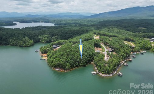 Luxus am see land zu verkaufen in Nebo, North Carolina | JamesEdition