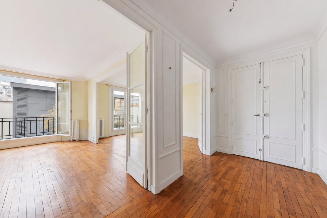 Apartment In Paris, France For Sale (16935509)