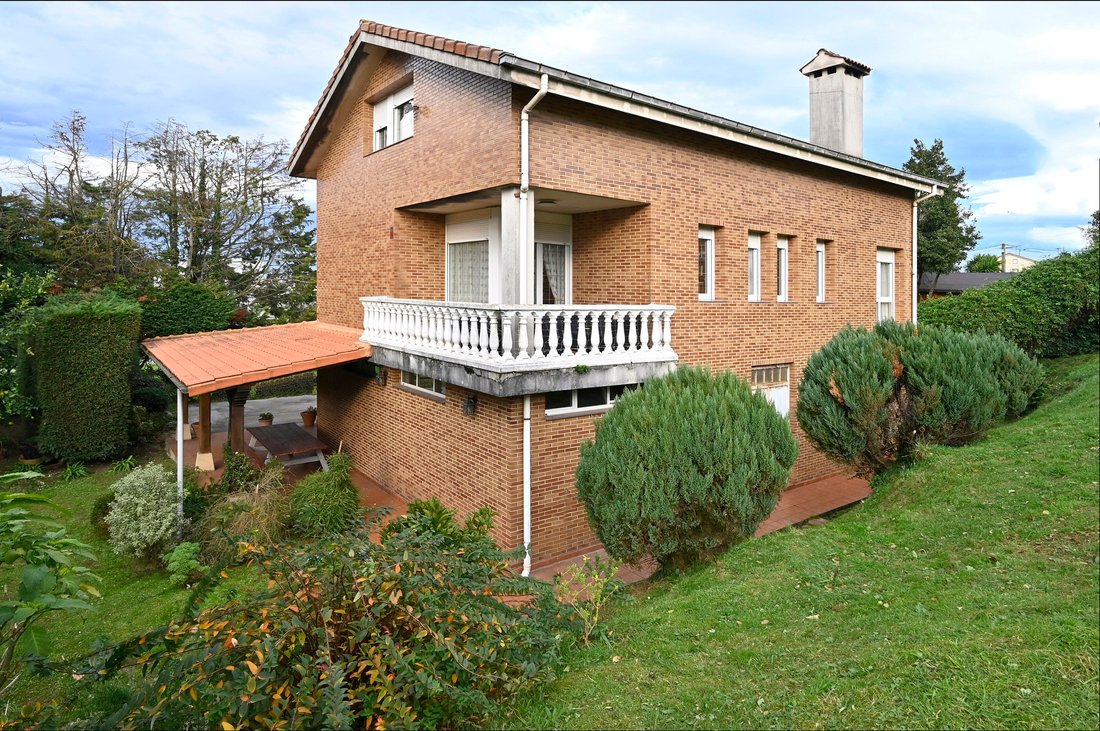 Exklusives Haus Mit Terrasse, Großem In Santander, Kantabrien, Spanien ...