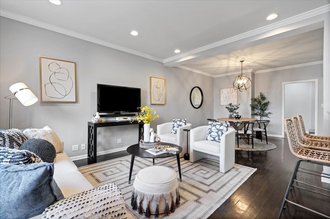 Single Family Residence In Chicago In Chicago, Illinois, United States ...