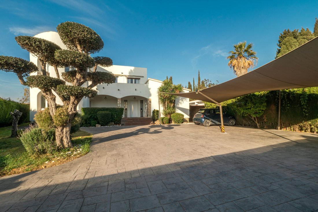 Villa Méditerranéenne Exclusive Dans Un Dans Empuriabrava, Catalogne ...