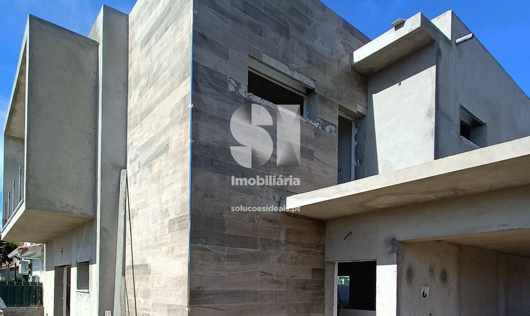 Set?Bal Moradias In Azeitao (Sao Lourenco E Sao Simao), Setubal ...