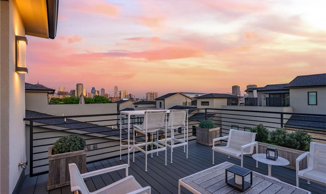 Single Family Residence In Dallas In Dallas, Texas, United States For ...