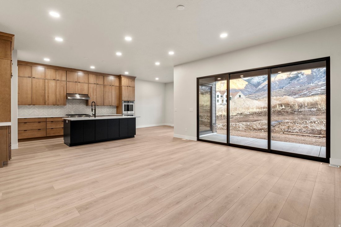 Single Family Residence In Elk Ridge In Payson, Utah, United States For ...