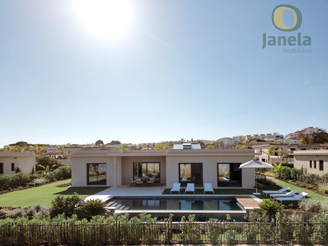 Luxurious Residence In Faro, Facing The Ria In Montenegro, Algarve ...