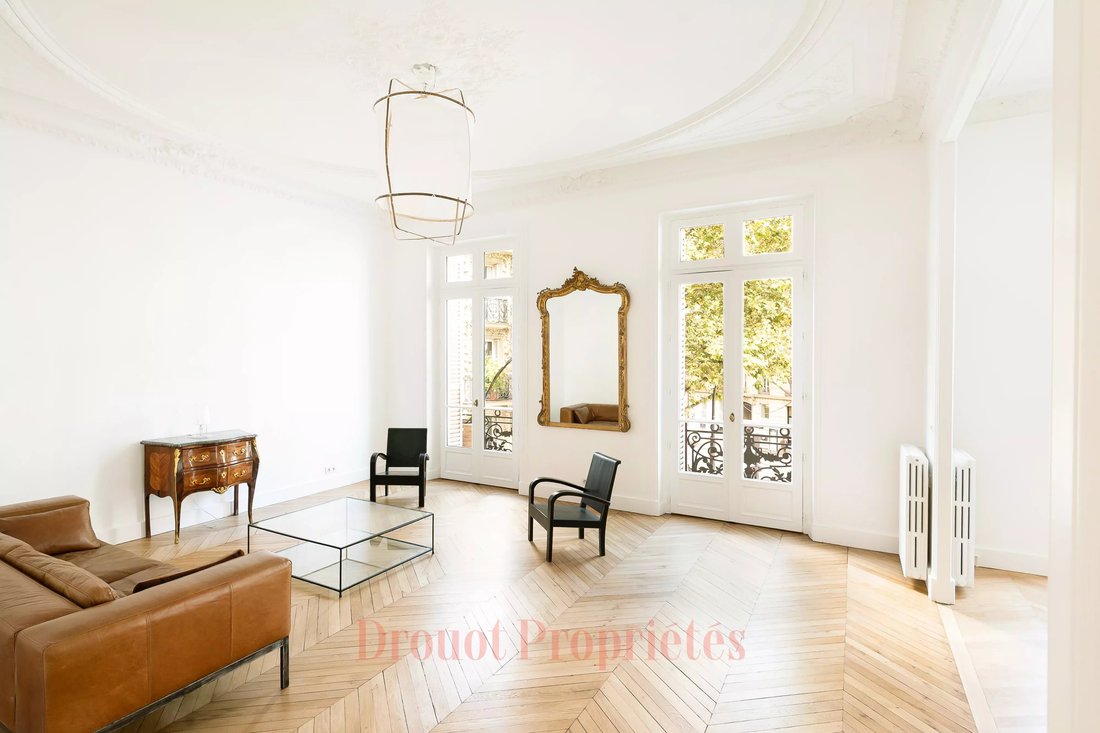 Paris Viii Suburb Of The Roule En París, Isla De Francia, Francia En ...