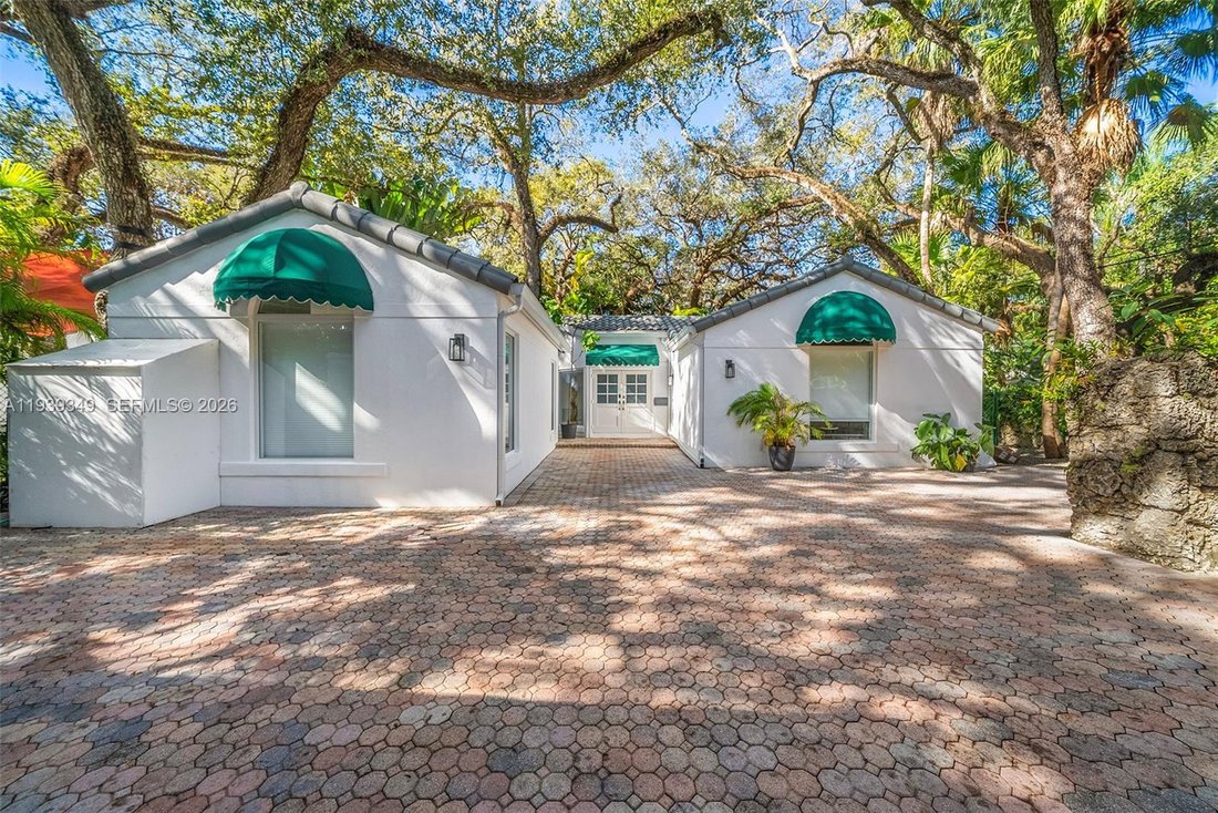 4 Bedrooms Single Family Detached In Miami, Florida, United States For ...