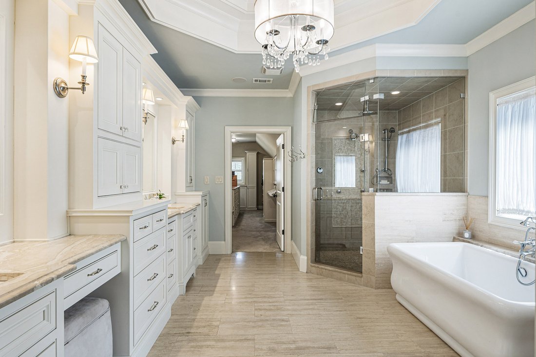 Custom Built Estate On Rare Flat Lot In Atlanta, Georgia, United States ...