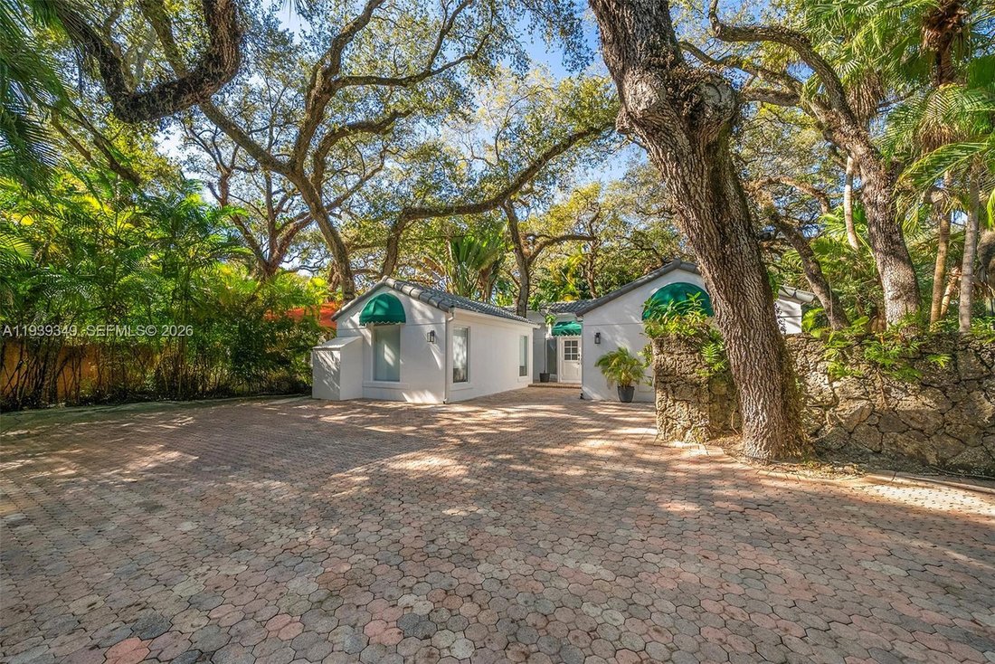 4 Bedrooms Single Family Detached In Miami, Florida, United States For ...