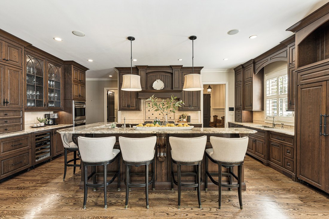 Custom Built Estate On Rare Flat Lot Adjacent Dans Atlanta, Géorgie ...