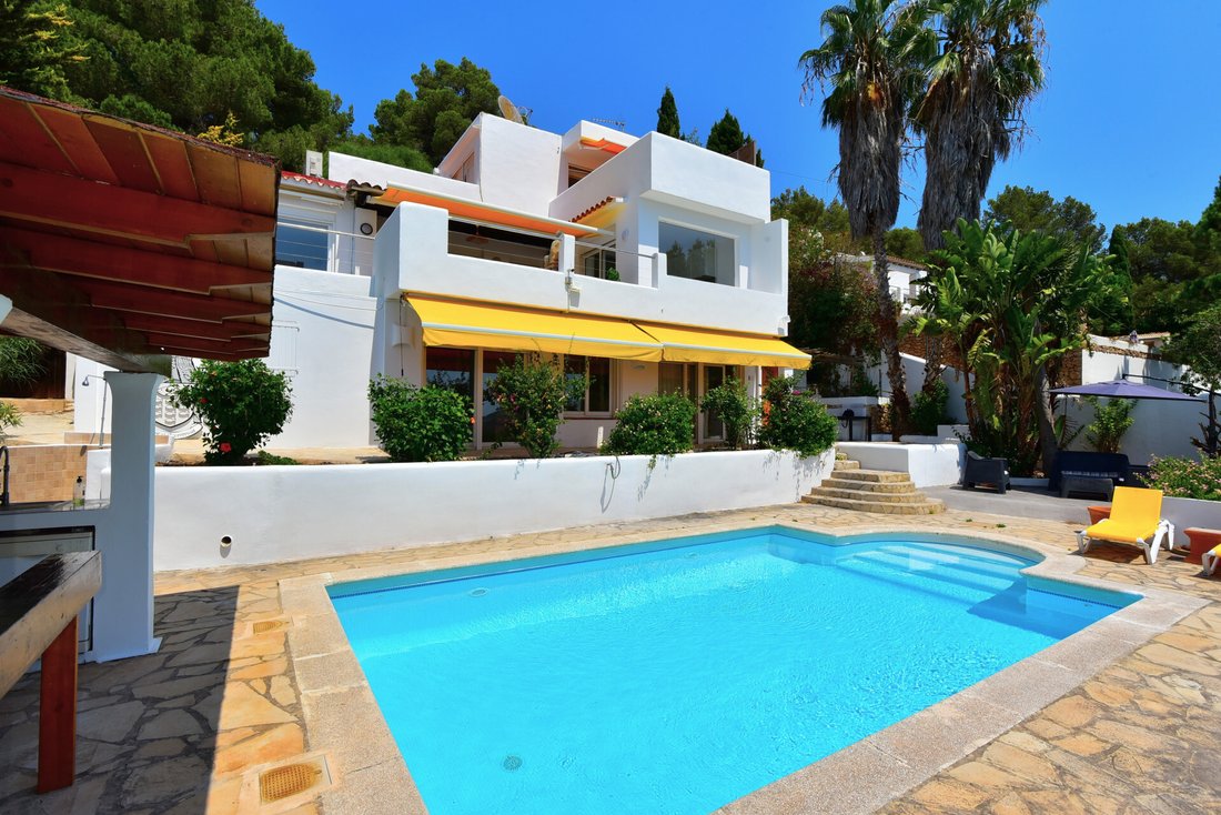 Elegante Villa In Cala Llonga, Santa Eulària Des Riu, Balearische ...