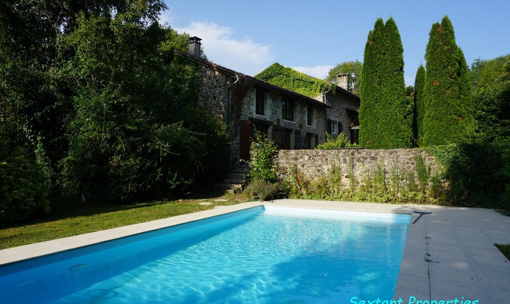 21 Hectare Estate With Two Ponds, En Busserolles, Nueva Aquitania, Francia En Venta (16935925)