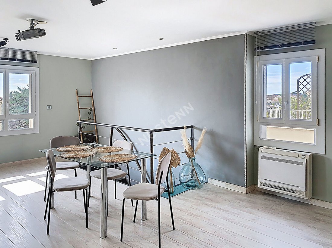 Apartment In Bandol, Provence Alpes Côte D'azur, France For Sale (16935877)