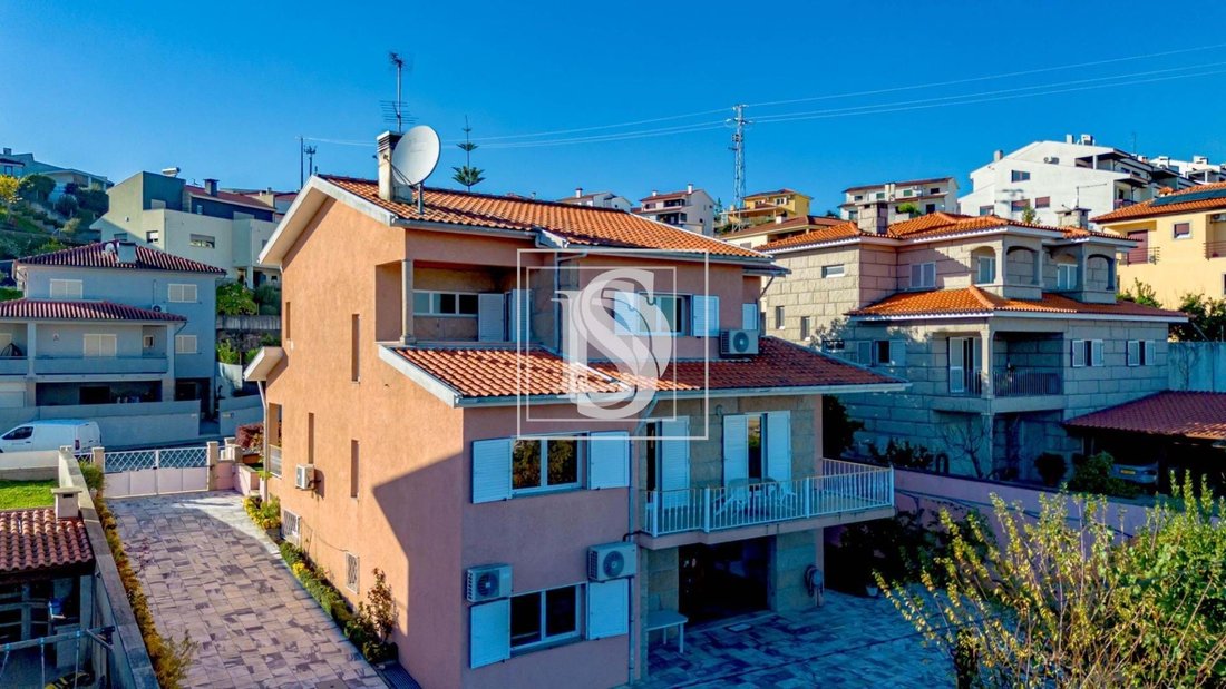 Terrain Non Défini à Udf De Alenquer Dans Amarante, District De Porto ...