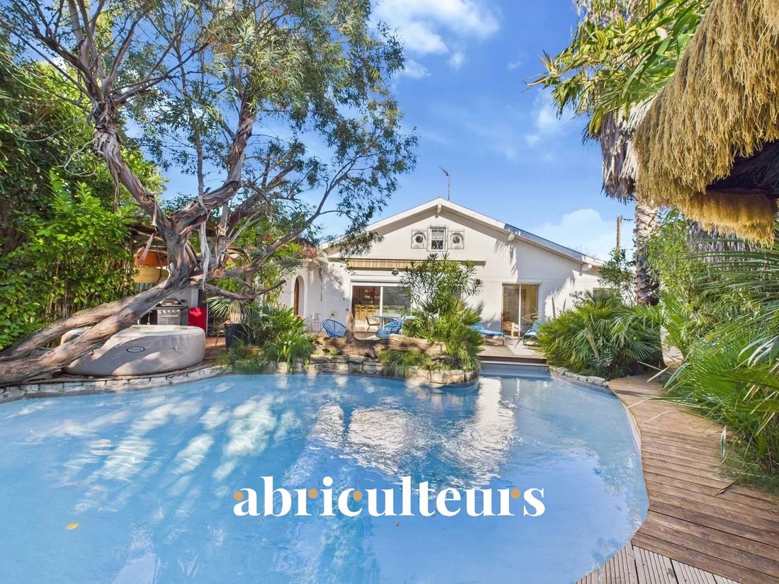 Villa With Exotic Garden And Pool In In Hossegor, Nouvelle Aquitaine ...