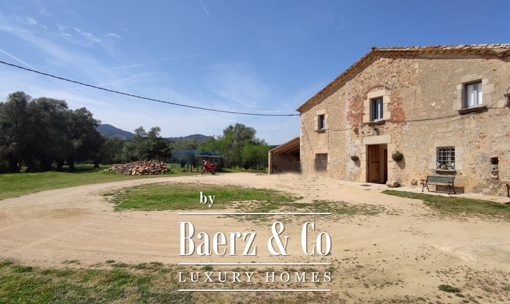 Finca Rústica De Estilo Catalán: Una En Santa Cristina De Aro, Cataluña ...