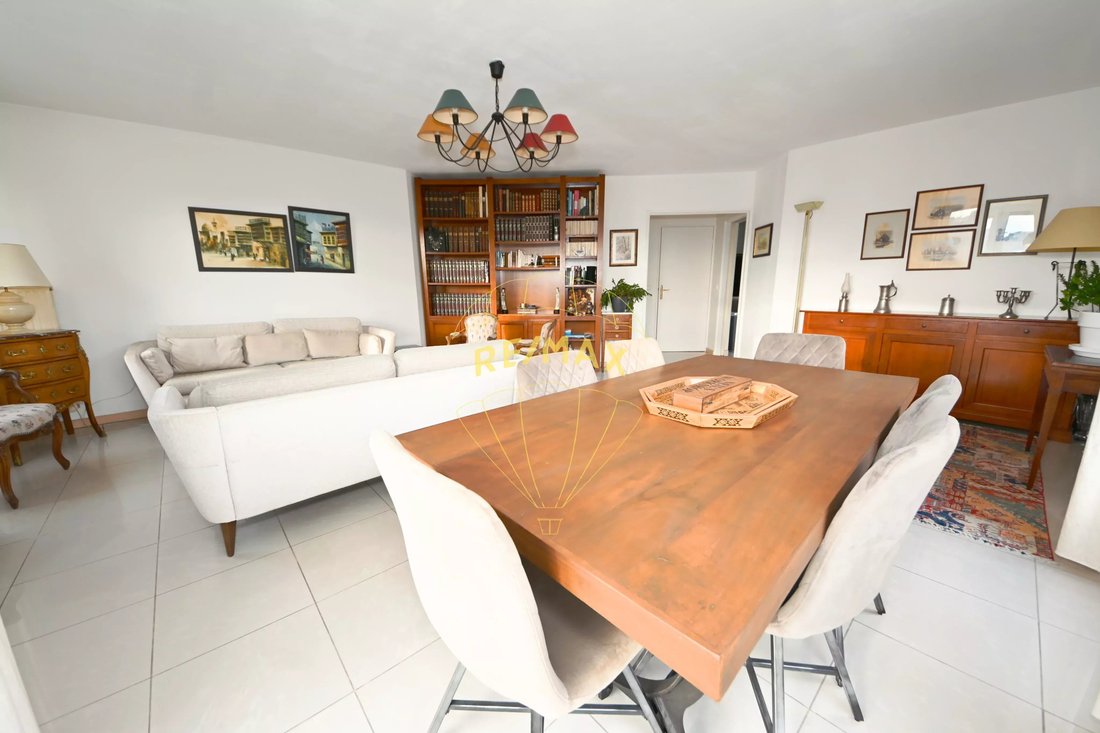 Suresnes Apartment In Suresnes, île De France, France For Sale (16937923)