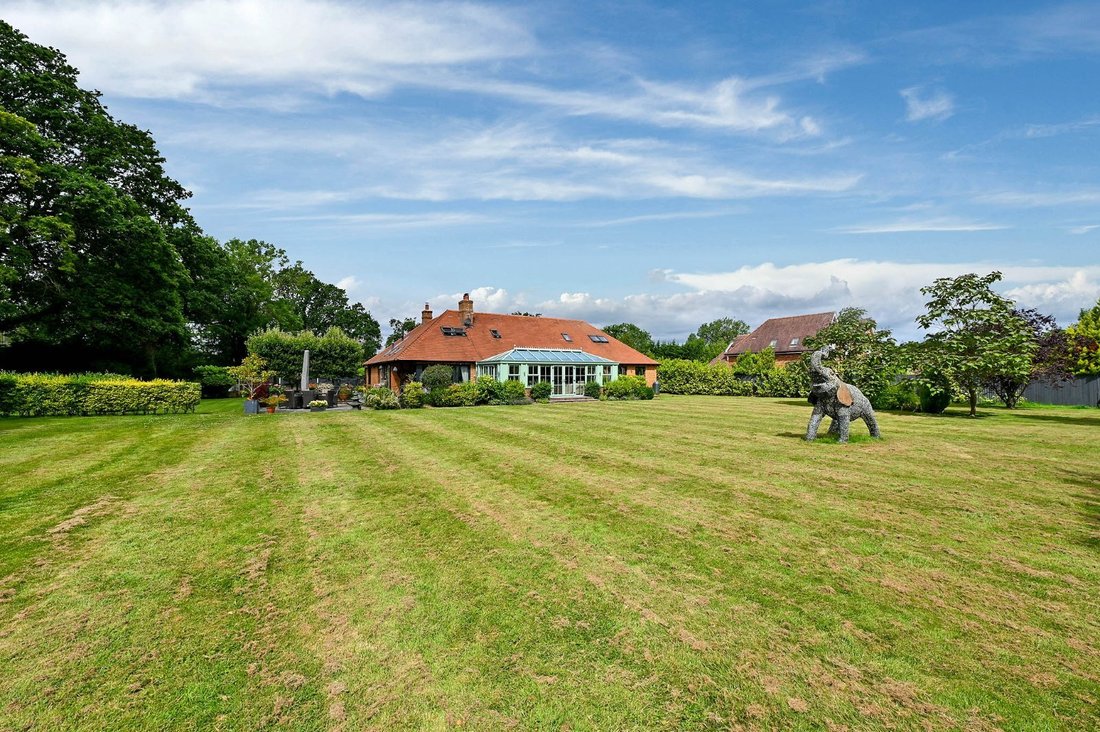 Auf Einem 1,3 Hektar Großen In Warfield, England, Vereinigtes ...
