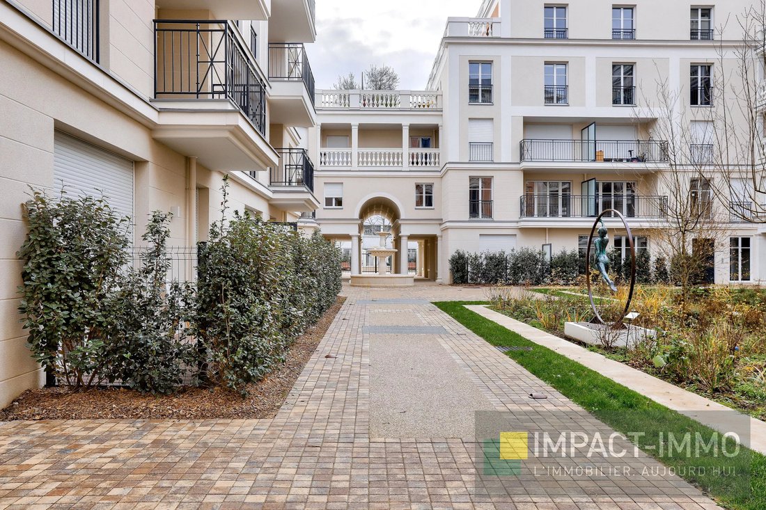 Puteaux Apartment In Suresnes, île De France, France For Sale (16937952)