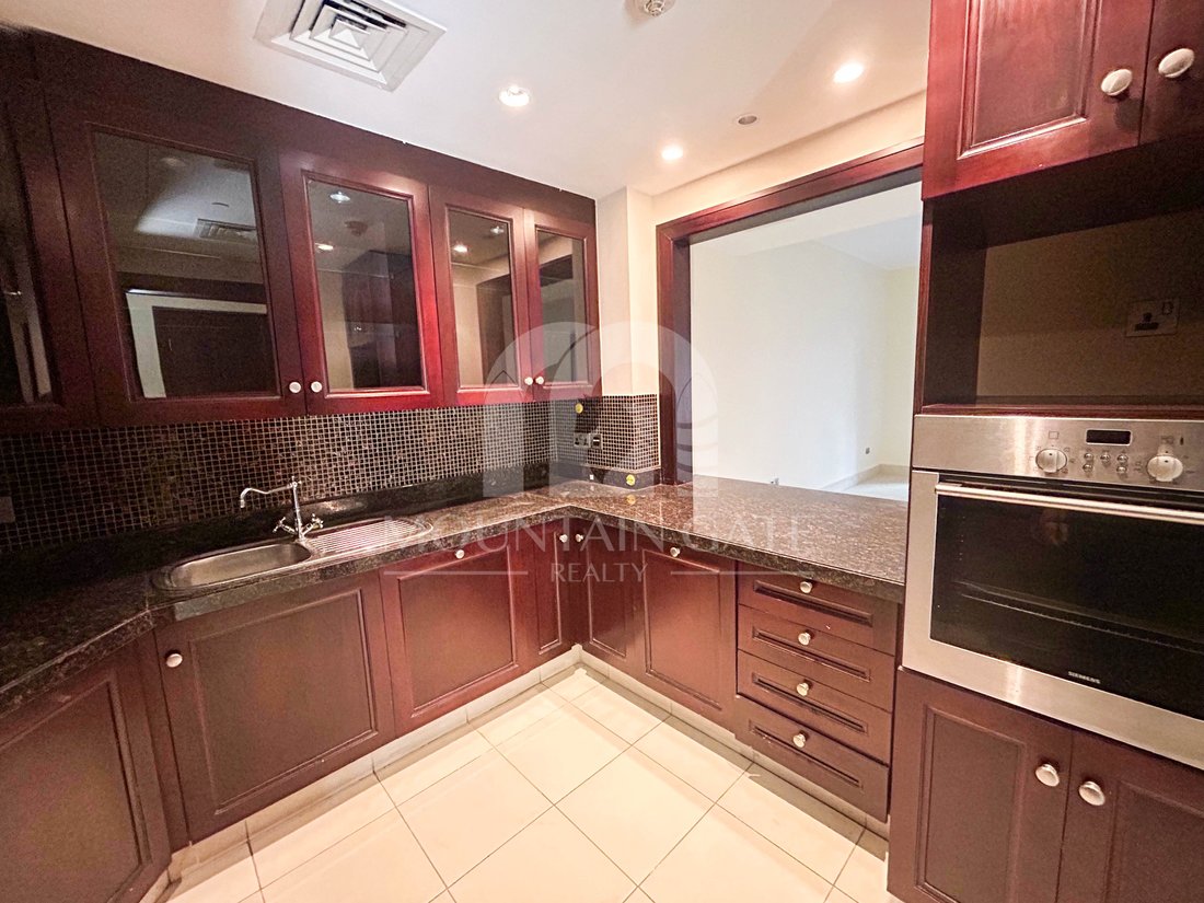 Vacant | Burj Khalifa View | 5 Min To In Dubai, Dubai, United Arab ...