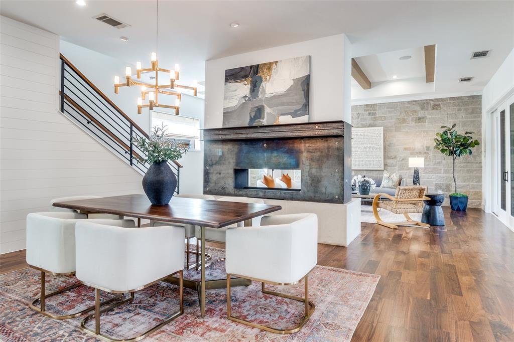 Single Family Residence In Dallas In Dallas, Texas, United States For ...