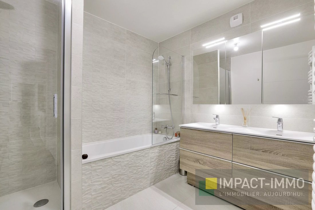 Puteaux Apartment In Suresnes, île De France, France For Sale (16937952)