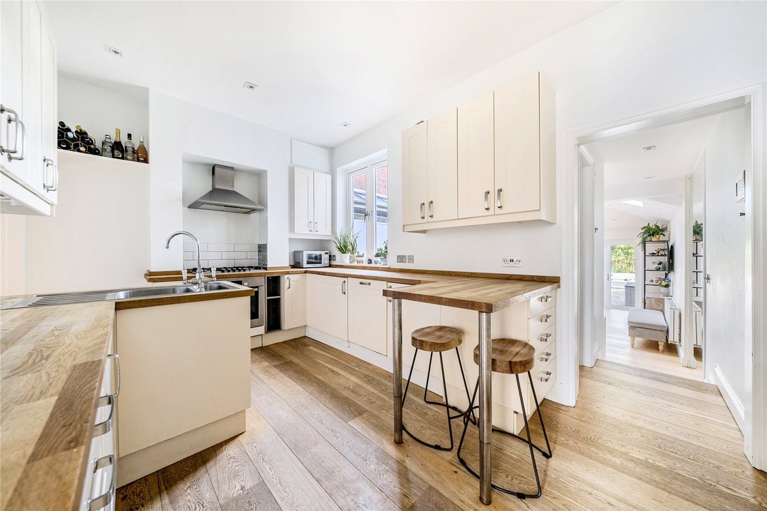 Westfield Road, Surbiton, Kt6 En Surbiton, Inglaterra, Reino Unido En ...