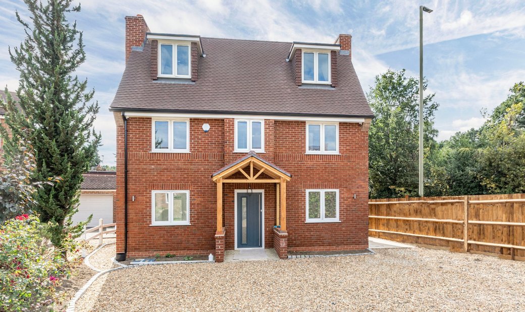 Otter Close, Ottershaw, Surrey, Kt16 Dans Ottershaw, Angleterre ...