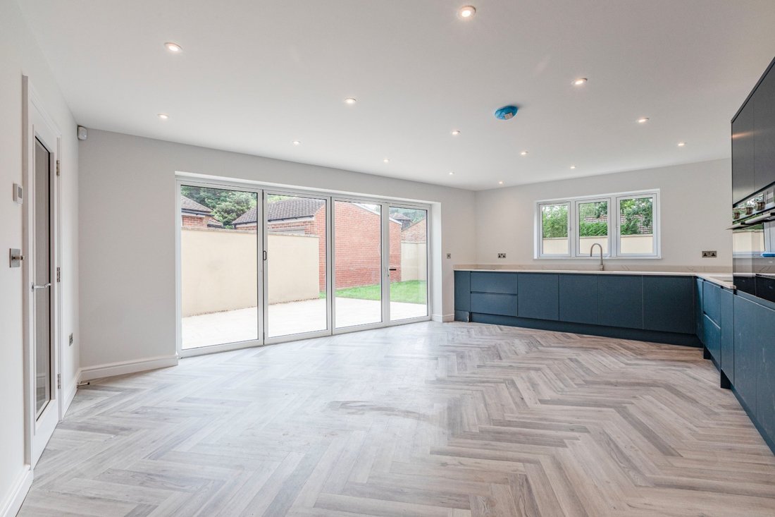 Otter Close, Ottershaw, Surrey, Kt16 Dans Ottershaw, Angleterre ...