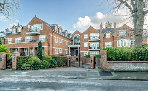 Luxury apartments with elevator for sale in Weybridge, England, United ...