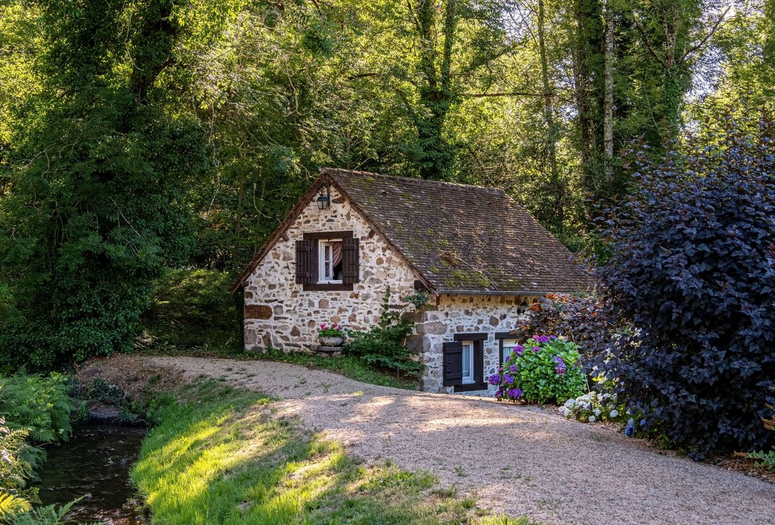 Propriété Commerciale De La Dans La Roche L'abeille, Nouvelle Aquitaine ...