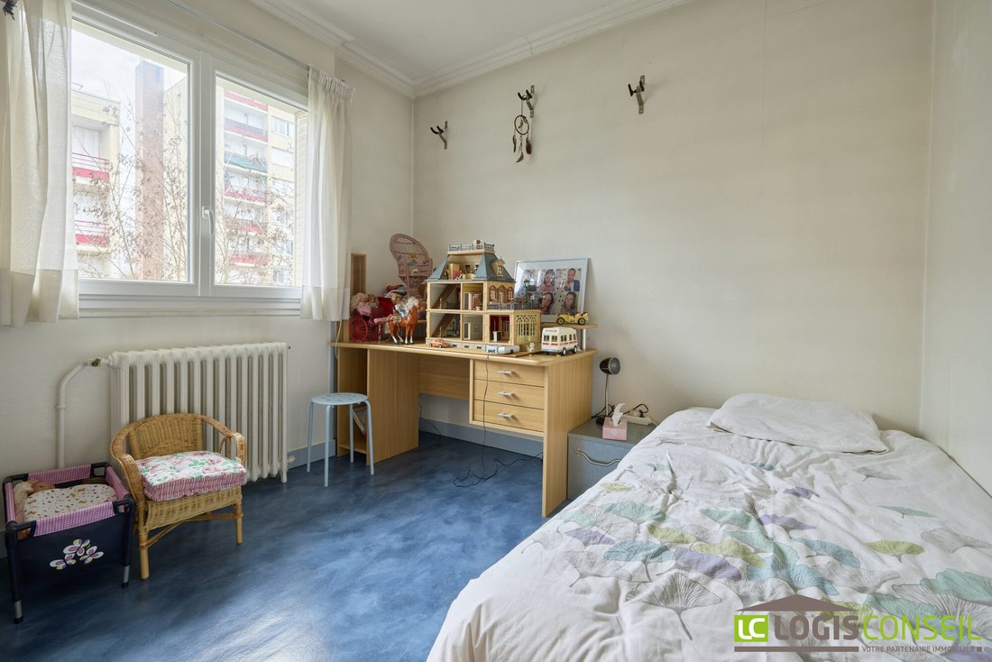 Châtillon Ancienne In Châtillon, île De France, France For Sale (16942100)