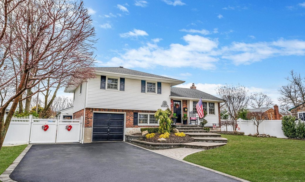 68 Elder Drive Commack, New York Dans Commack, état De New York, états ...