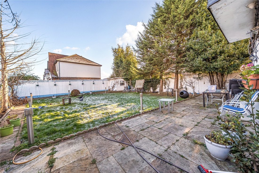 Portsmouth Road, Surbiton, Kt6 En Surbiton, Inglaterra, Reino Unido En ...