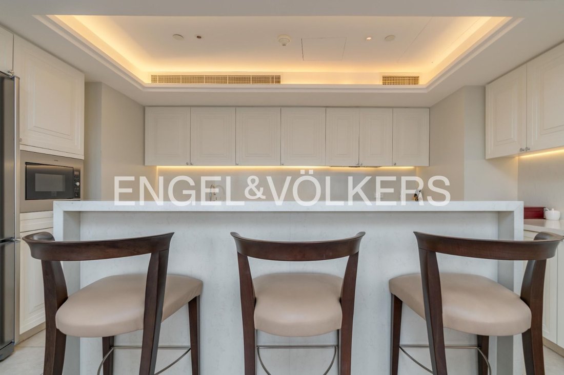Prestigious Building | Spacious | High In Dubai, Dubai, United Arab ...