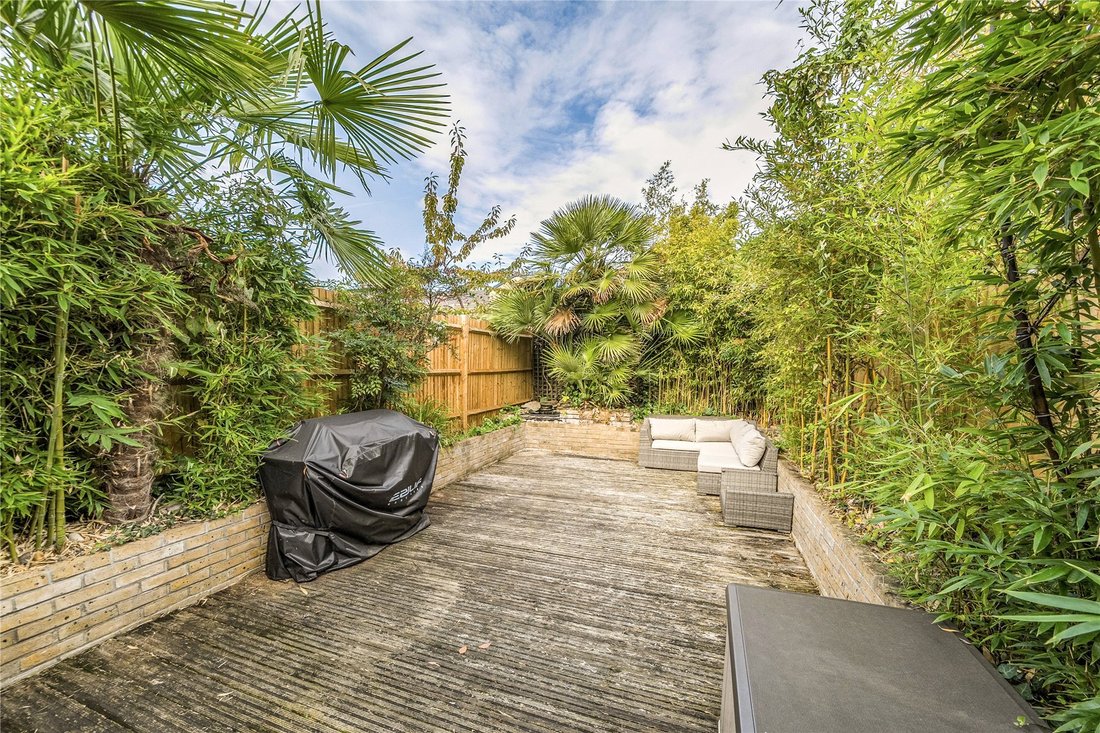 Westfield Road, Surbiton, Kt6 En Surbiton, Inglaterra, Reino Unido En ...