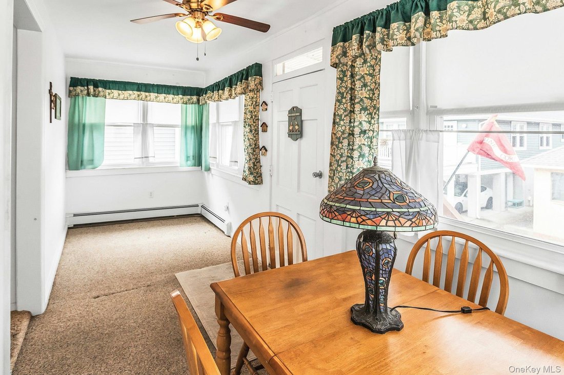 90 Oregon Street Long Beach, In Long Beach, New York, Vereinigte ...