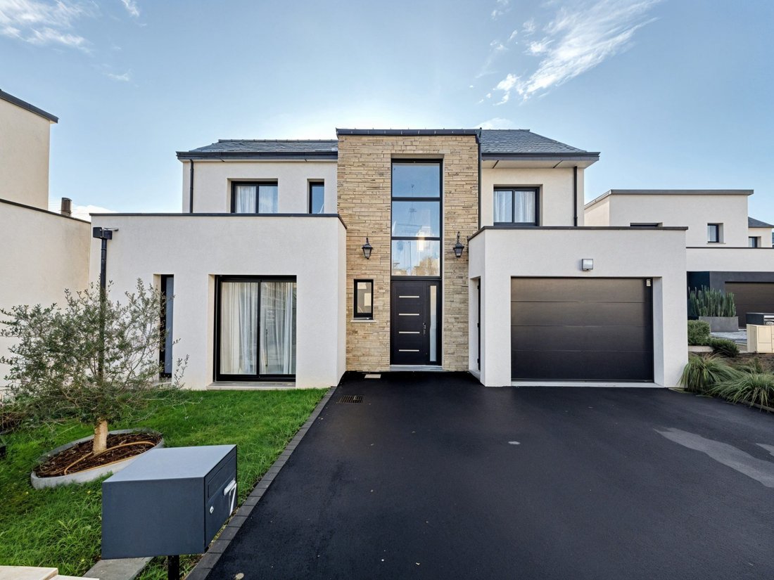 Bruz Contemporaine In Bruz, Brittany, France For Sale (16941959)